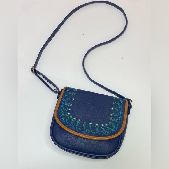 Loungefly | Bags | Lounge Fly Disney Frozen Anna Crossbody Bag Retired ...